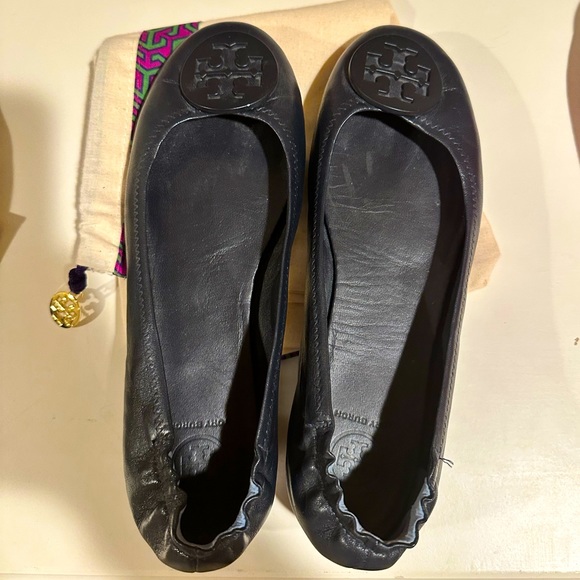 Tory Burch | Shoes | Tory Butch Navy Minnie Travel Flats Size 85 Gently ...